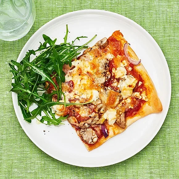 Svamppizza med fetaost | Recept ICA.se