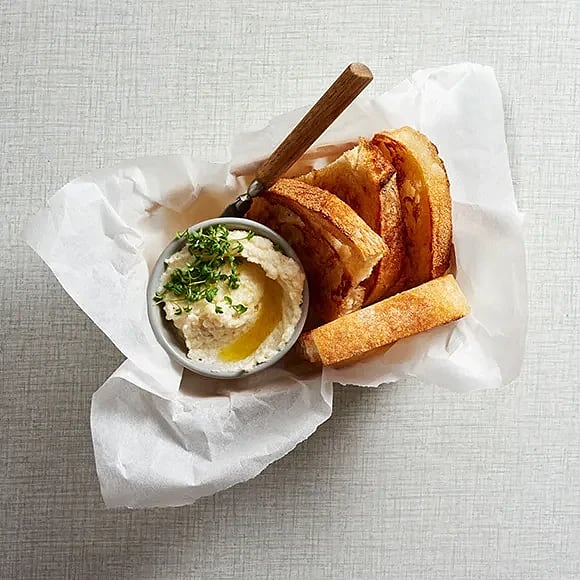 Rotselleridipp på smörstekt levain | Recept ICA.se