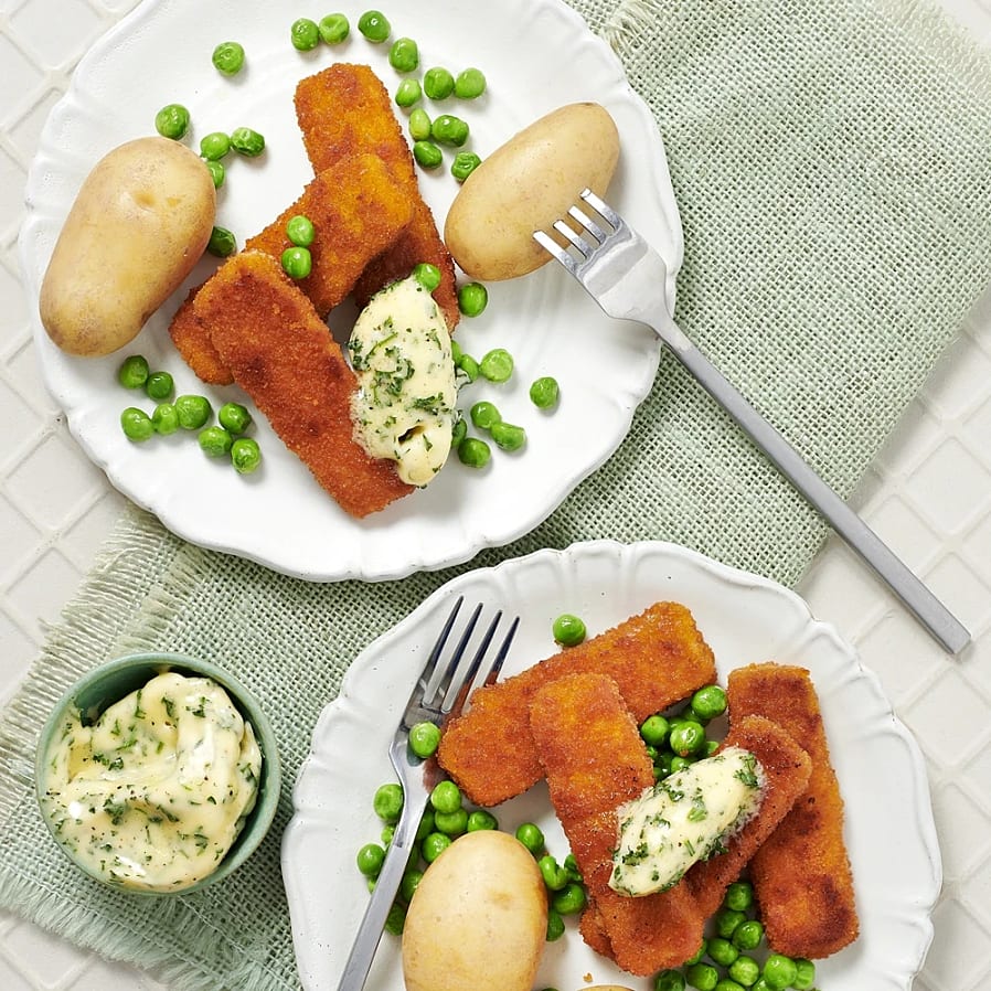 Fisk-ish med persiljesmör, ärter och potatis | Recept ICA.se