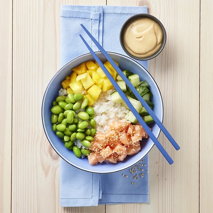 Poké bowl med mango och lax | Recept ICA.se