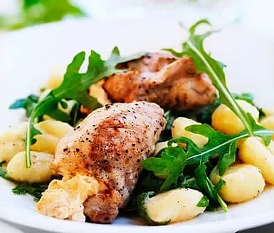 Kycklinglårfilé med ost och potatisgnocchi | Recept ICA.se