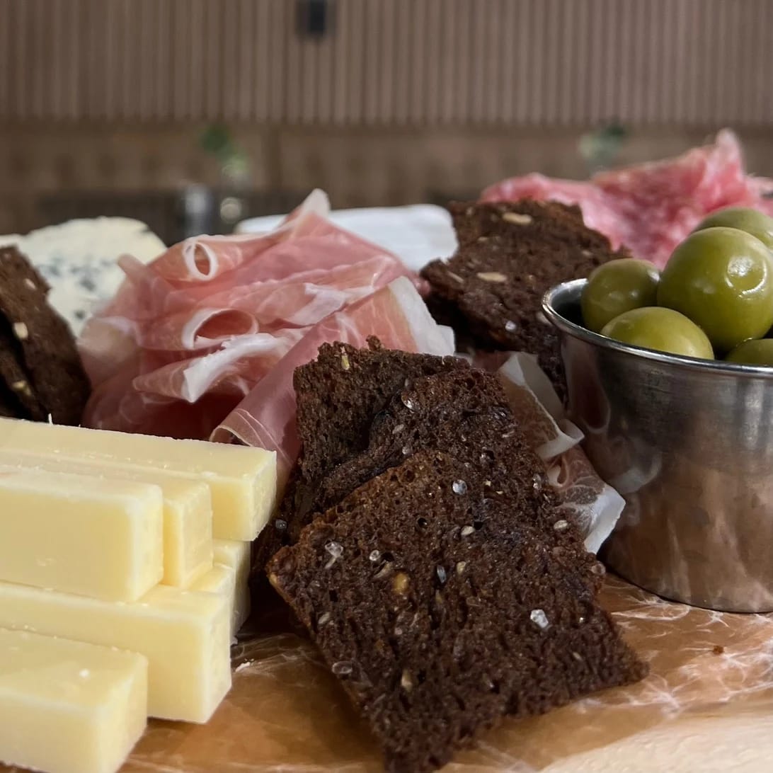 Ost & charkbricka | Catering ICA Supermarket Bjästa