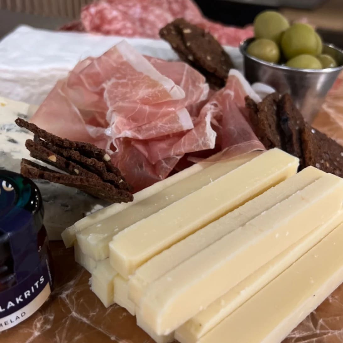 Ost & charkbricka | Catering ICA Supermarket Bjästa