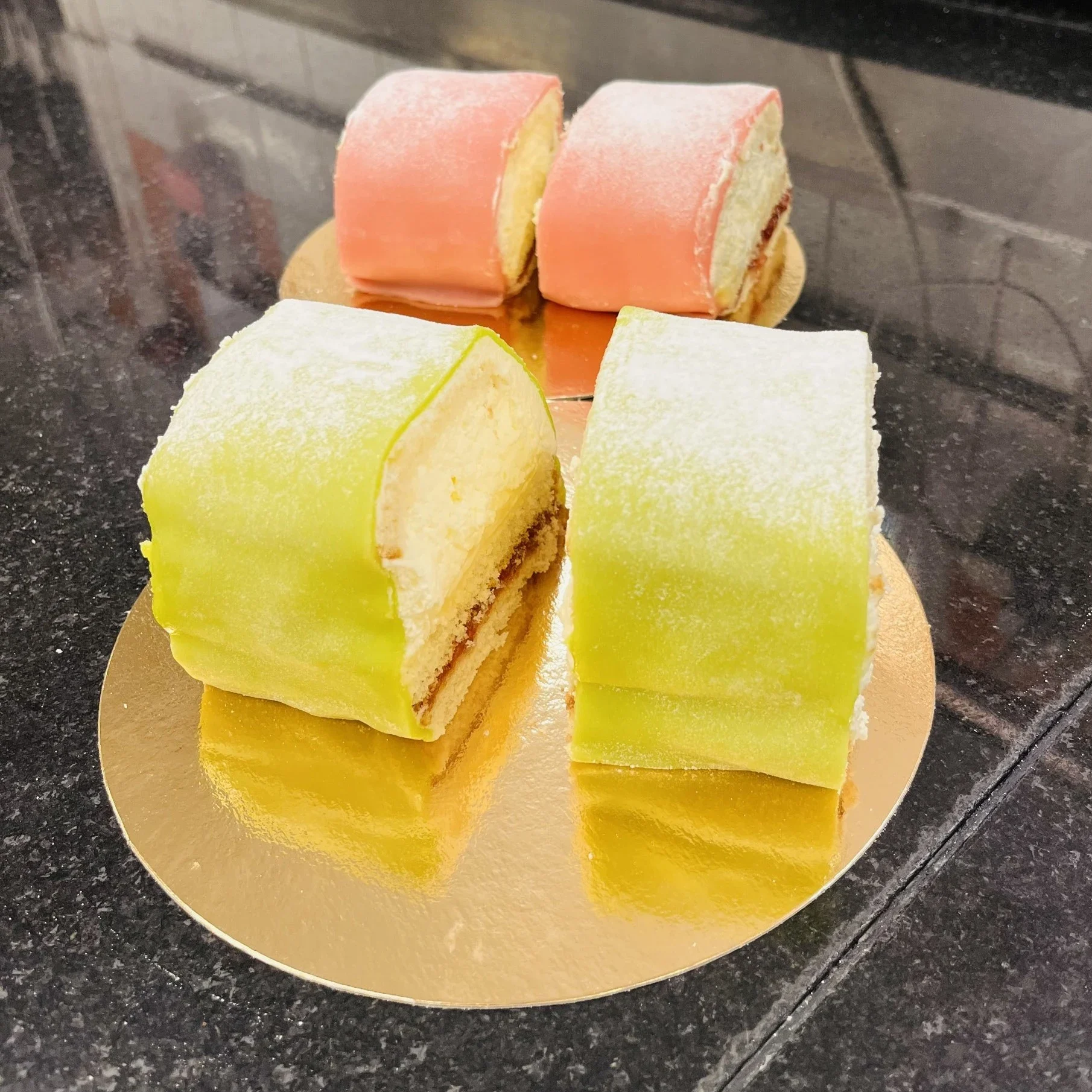 Bakelser och mousse | Catering ICA Maxi Högsbo