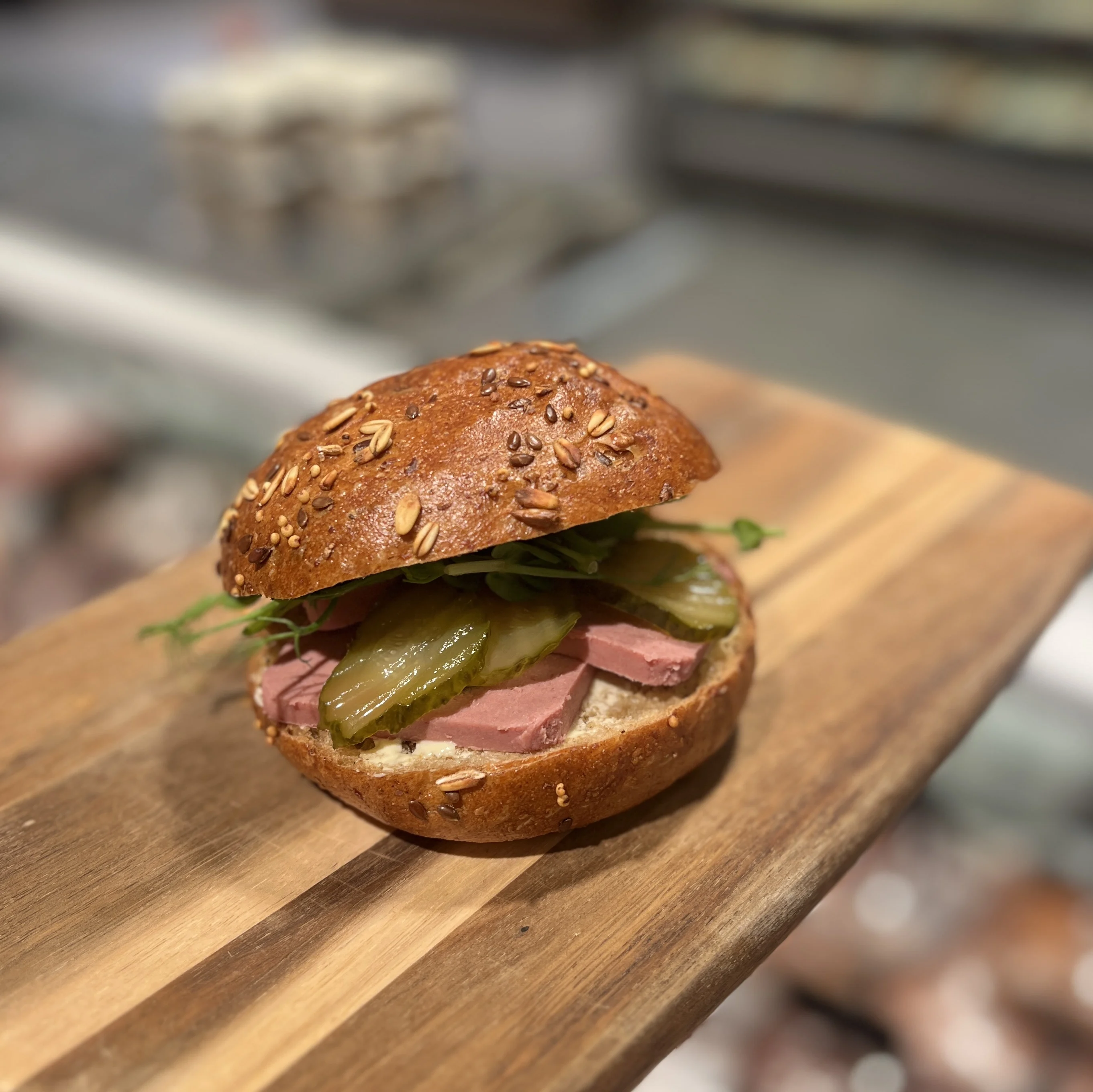 Mörk fralla med leverpastej | Catering ICA Kvantum Mall of Scandinavia