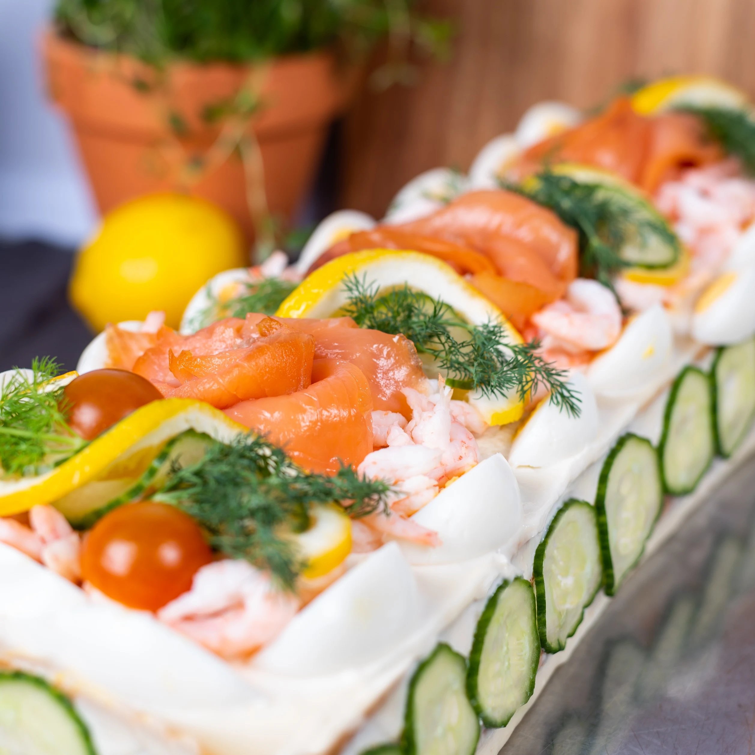 Smörgåstårta med lax-ros | Catering ICA Maxi Falun