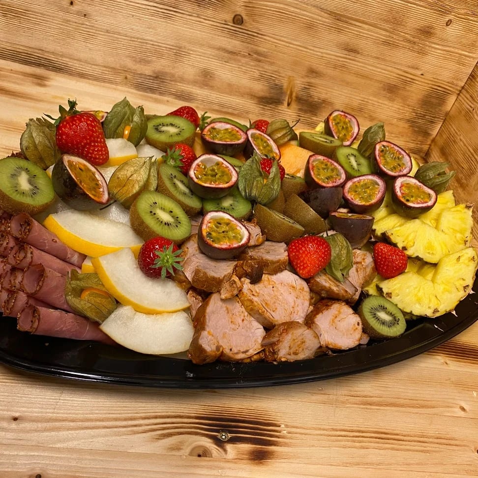 Stor exotisk planka | Catering ICA Kvantum Mirum Galleria