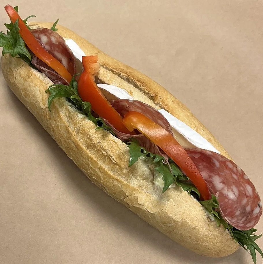 Baguette salami & brieost | Catering ICA Maxi Moraberg