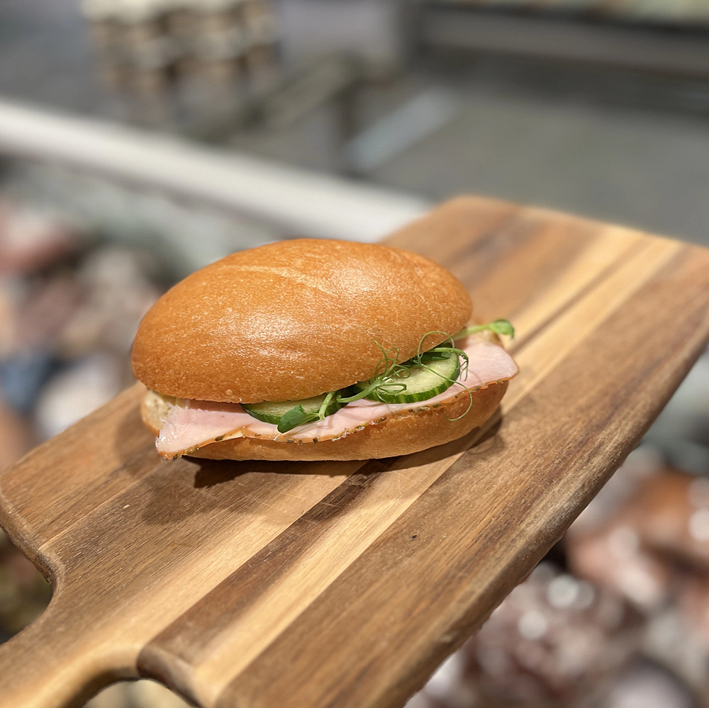Ljus fralla med ost och kalkon | Catering ICA Kvantum Mall of Scandinavia