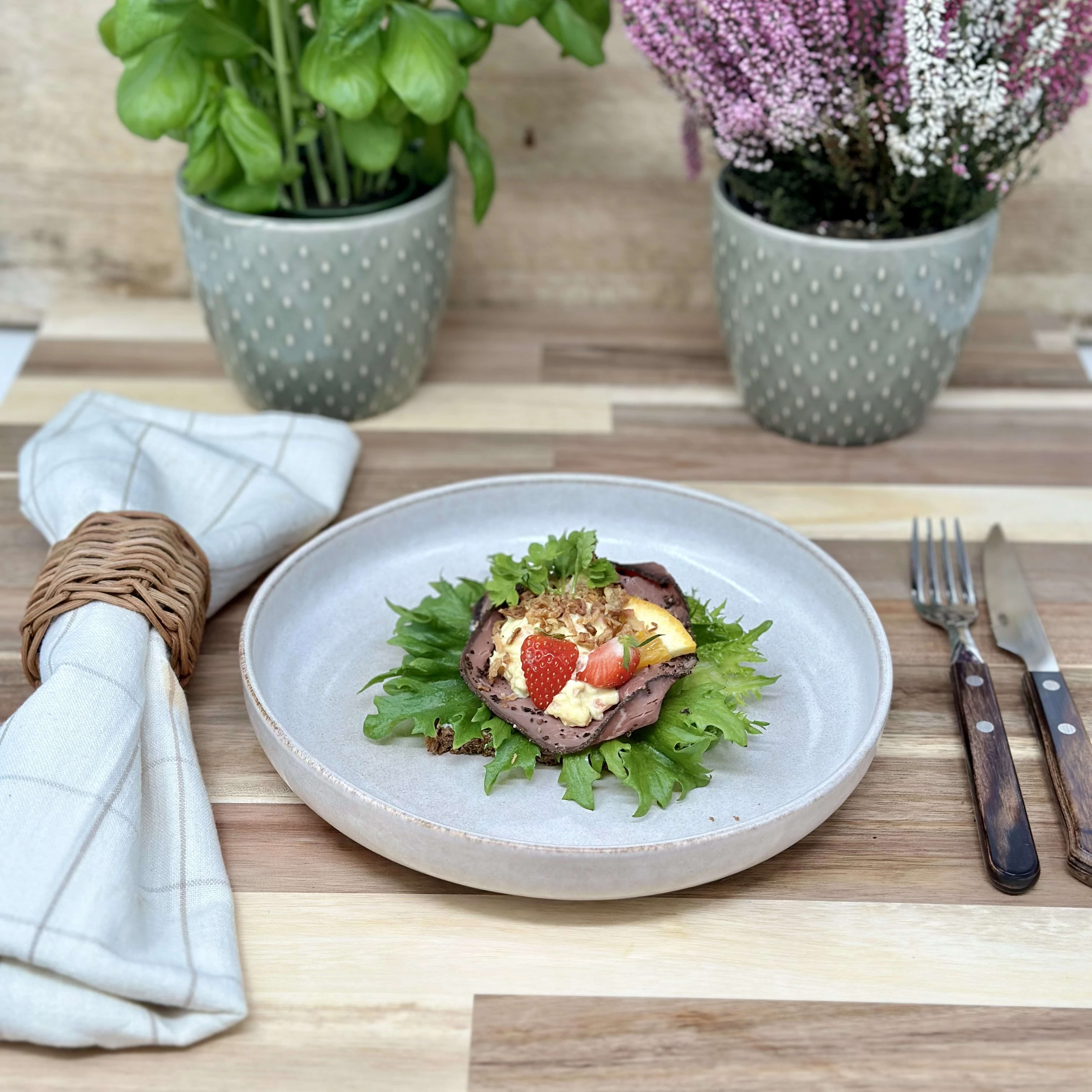 Smörrebröd med rostbiff | Catering ICA Kvantum Kungsbacka