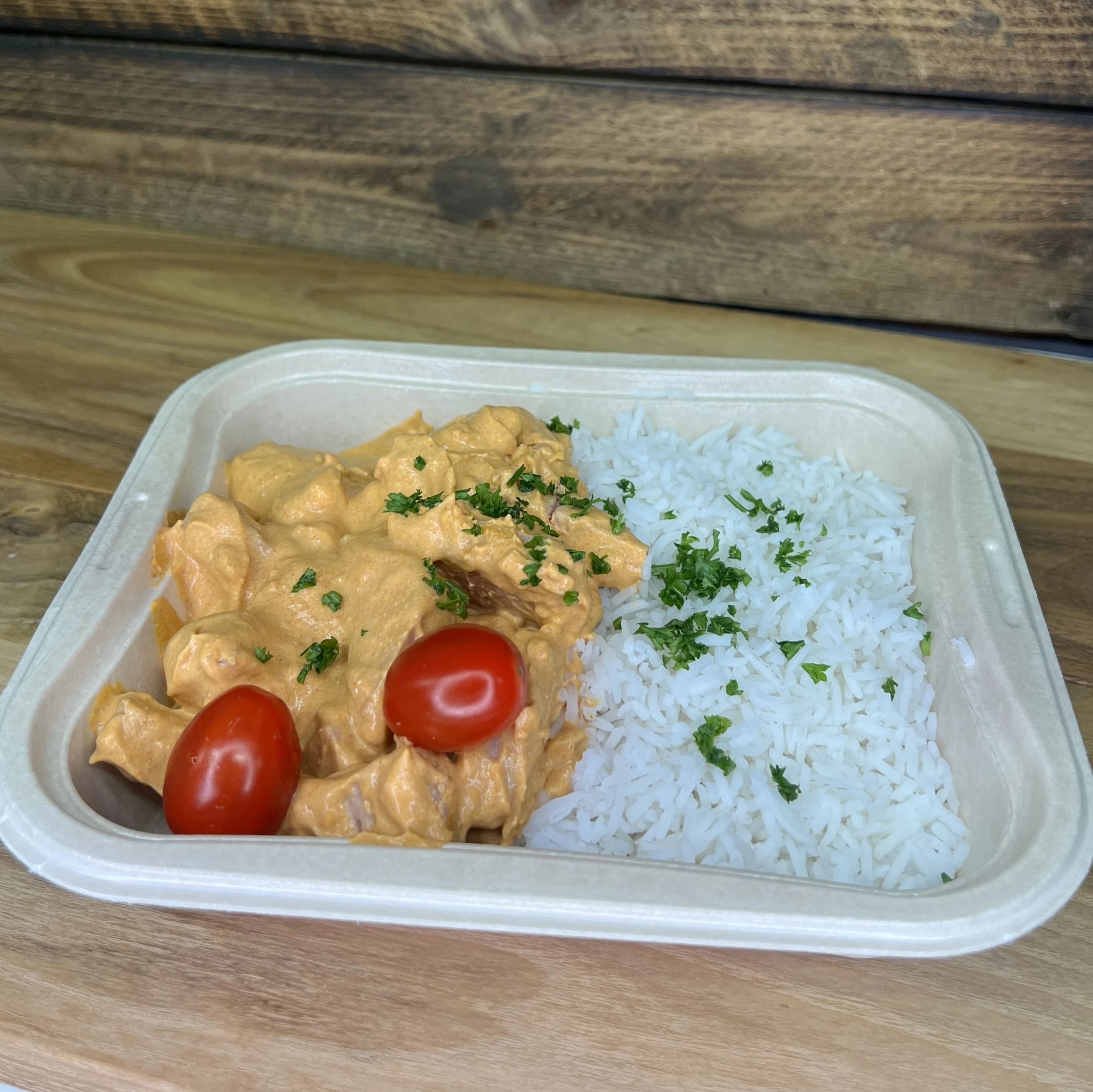 Korv stroganoff med ris | Catering Maxi ICA Stormarknad Karlskrona