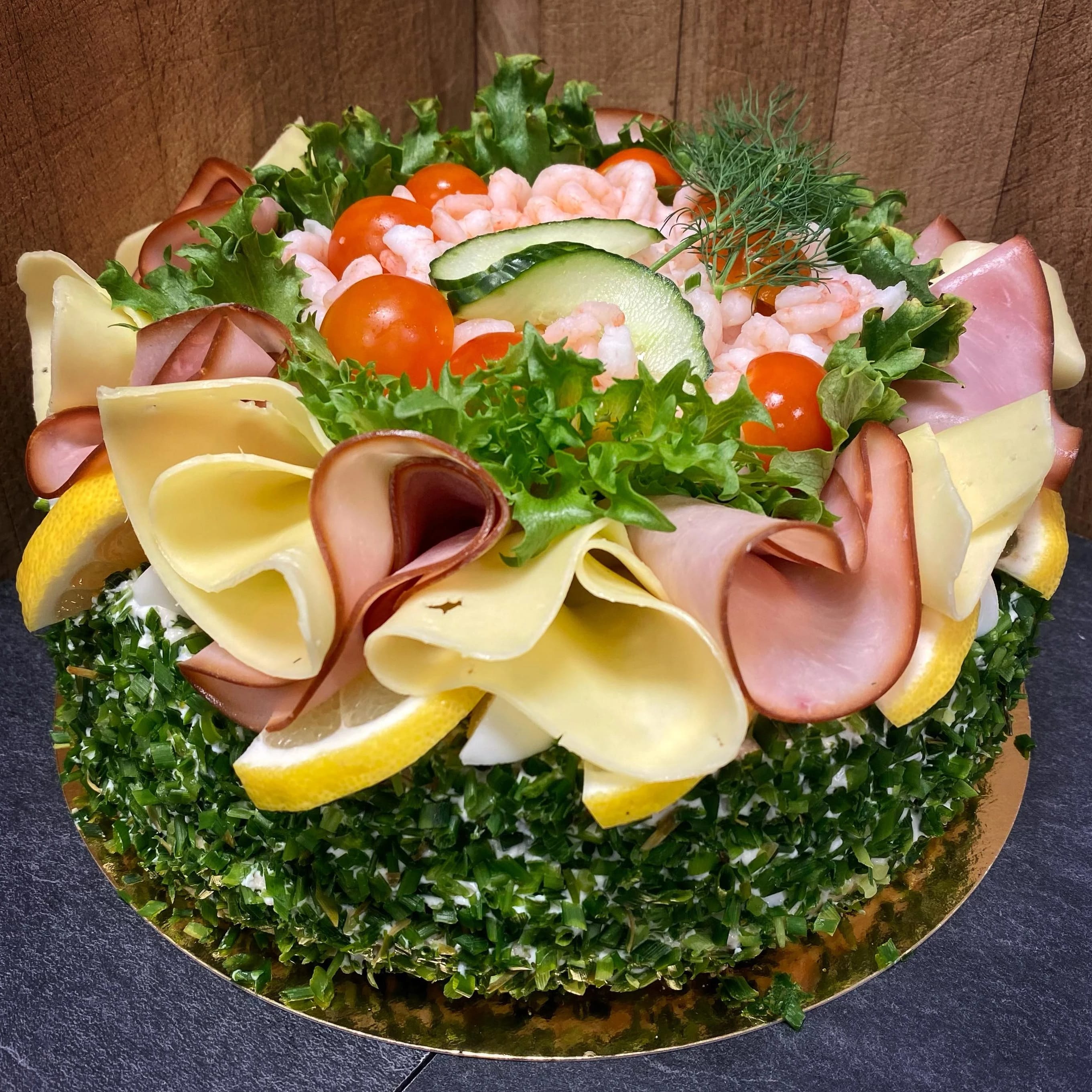 Smörgåstårta med räkor, ost och skinka | Catering ICA Maxi Boglundsängen