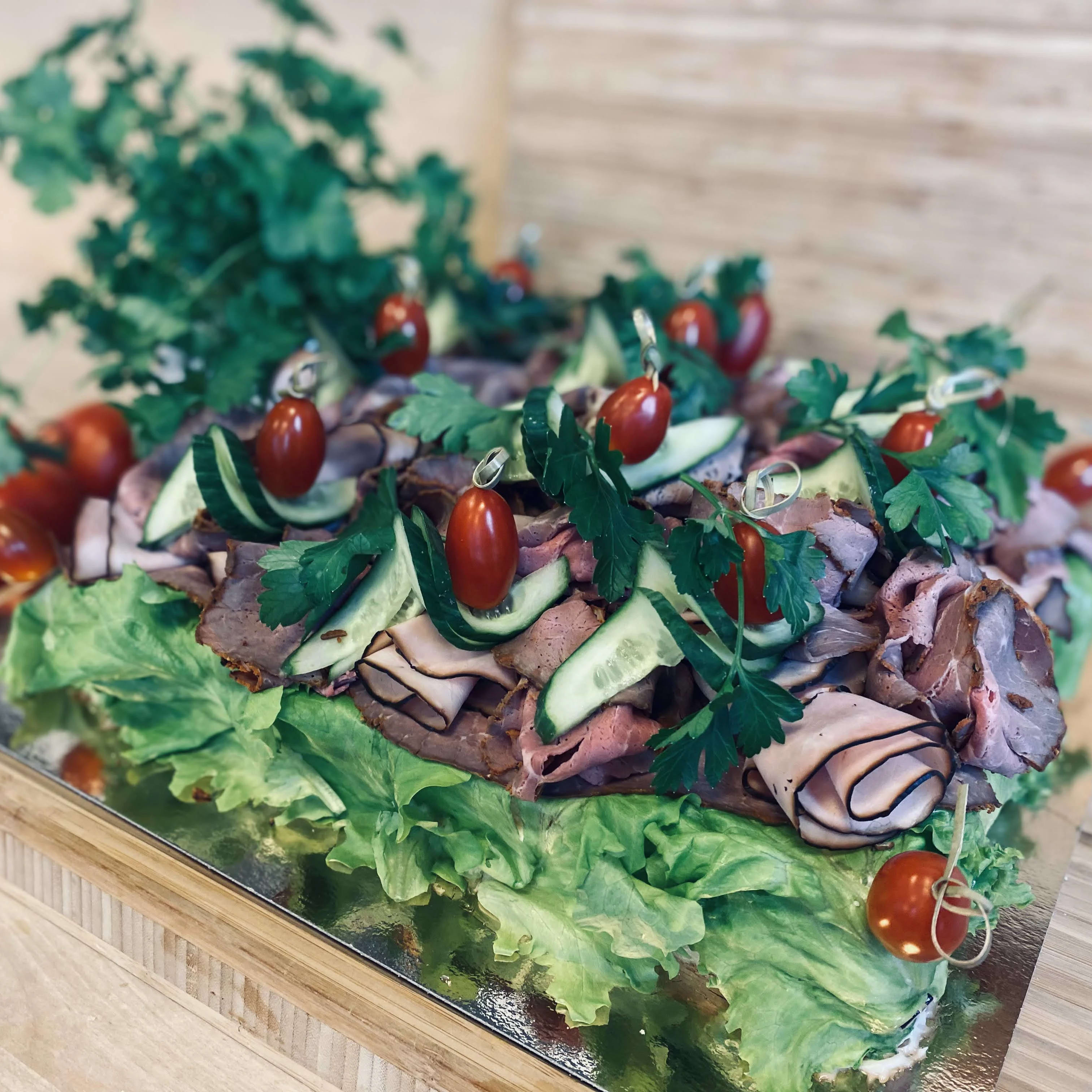 Smörgåstårta Rostbiff & Skinka | Catering ICA Supermarket Ljungskile