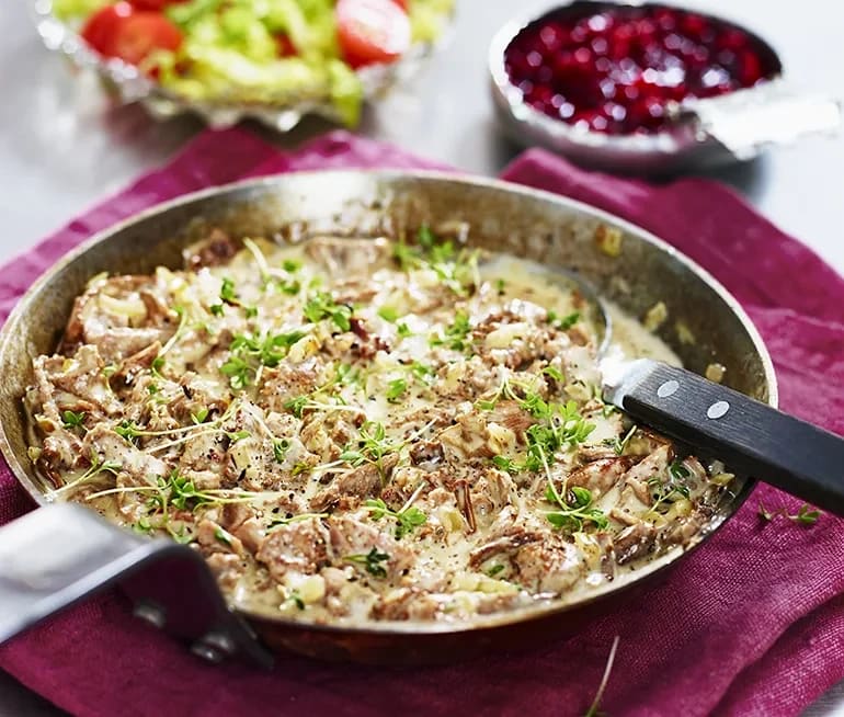 Viltskav med kantareller | Recept ICA.se
