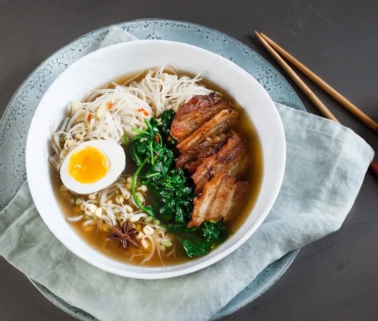 Ramensoppa med fläsk och ägg | Recept ICA.se