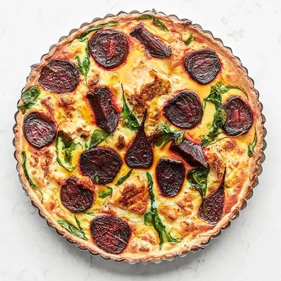 Paj med rödbetor, getost och lax | Recept ICA.se