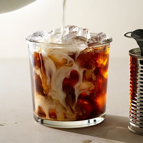 Iskaffe med kondenserad mjölk och choklad | Recept ICA.se