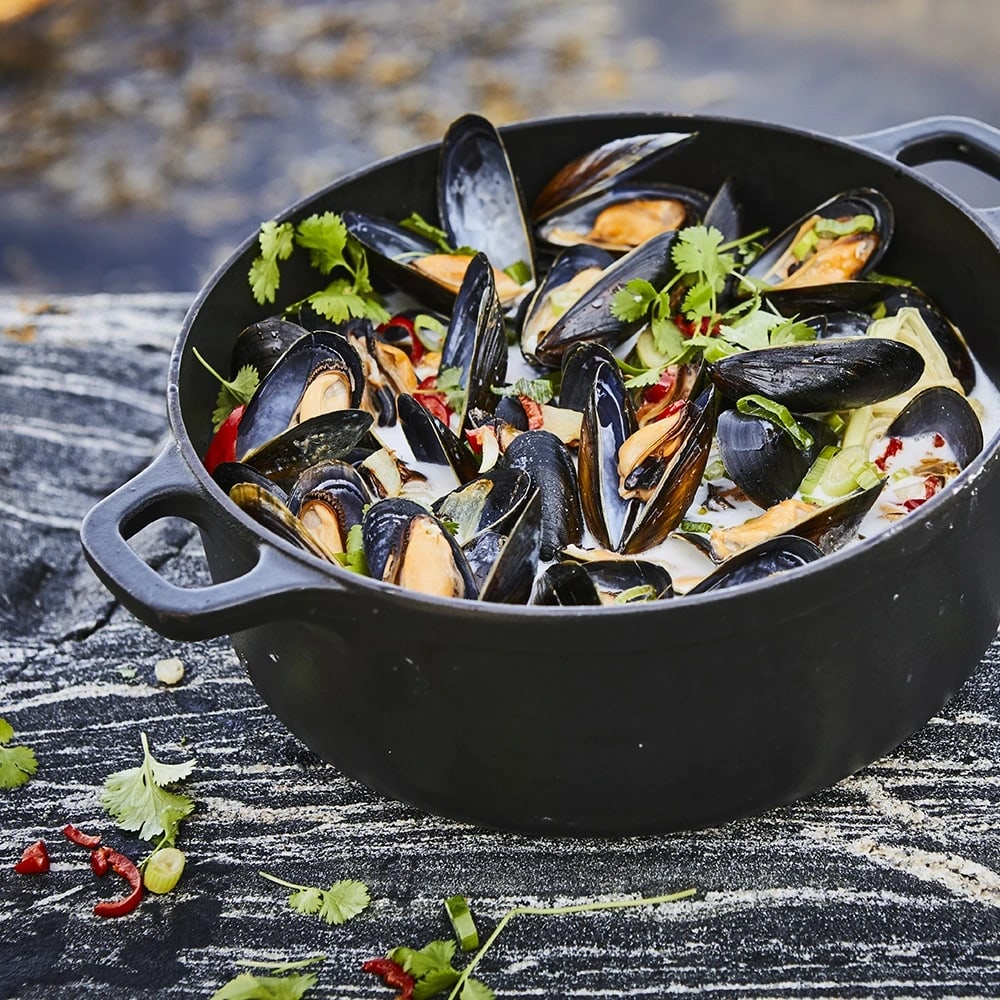 Musslor i kokosmjölk med lime och salladslök | Recept ICA.se
