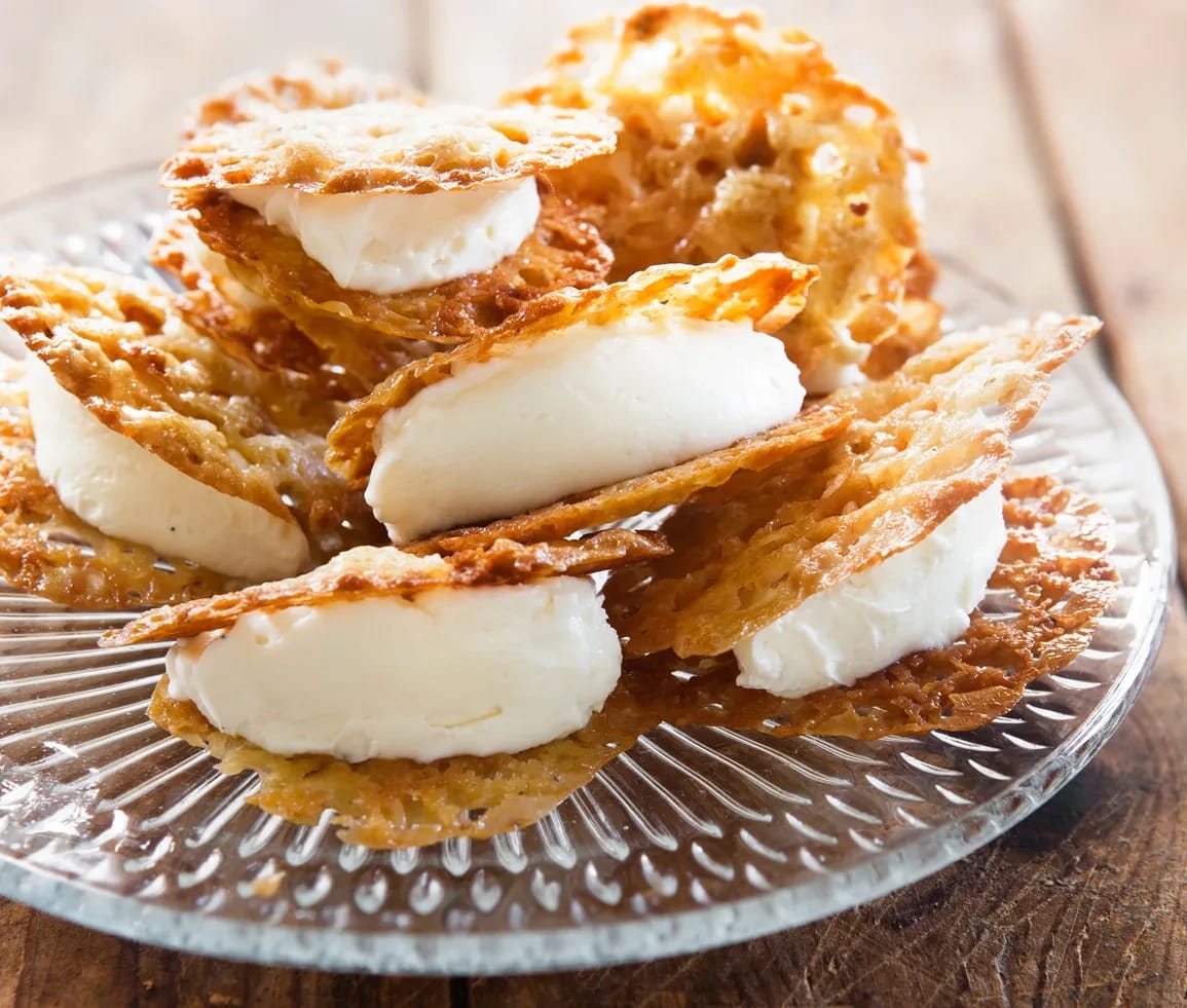 Havreflarn fyllda med vanilj- och apelsinfärskost | Recept ICA.se