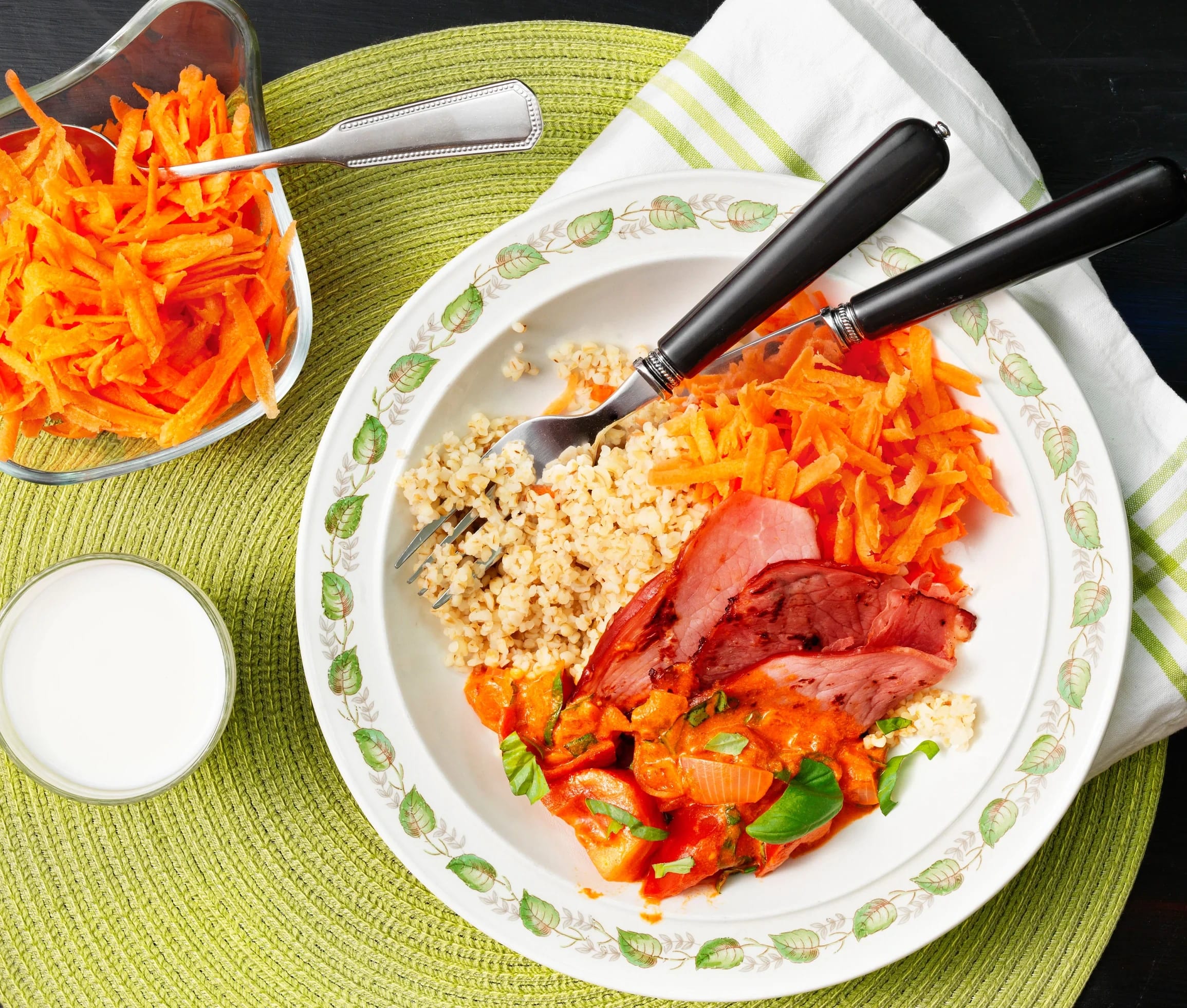 Rökt skinka med tomatsås | Recept ICA.se