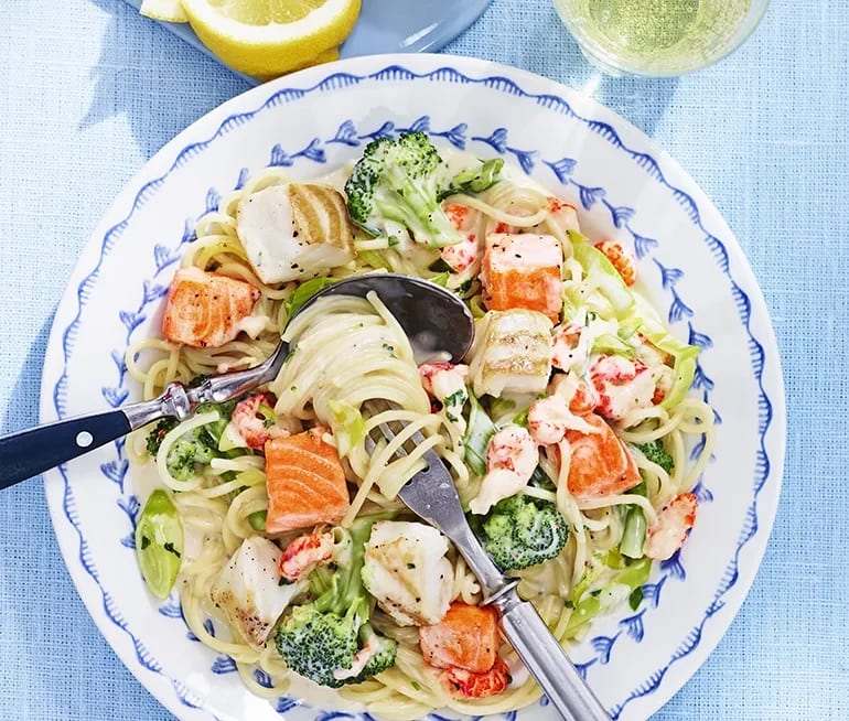 Fisk- och skaldjurspasta | Recept ICA.se